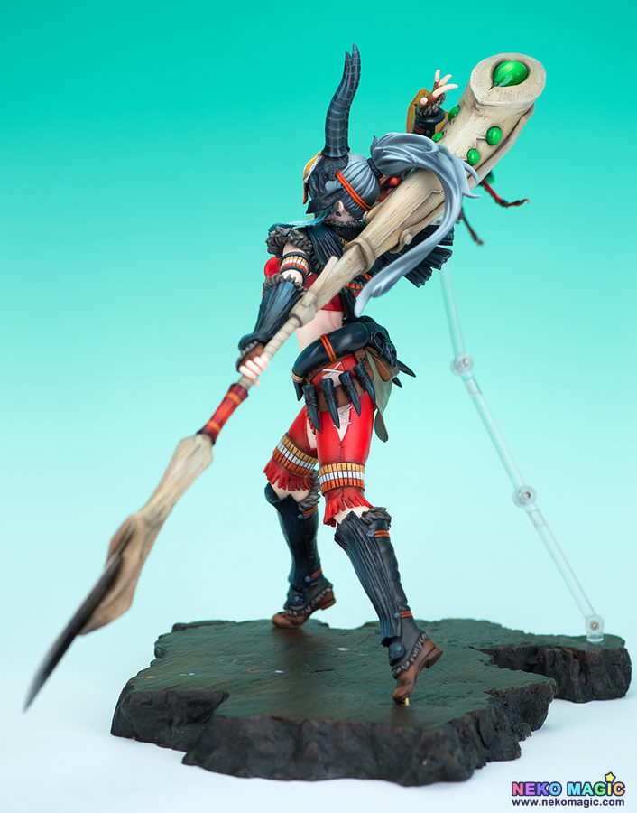 Monster Hunter – Dober equipment with Insect Glaive 1/6 GK by Cerberus ...